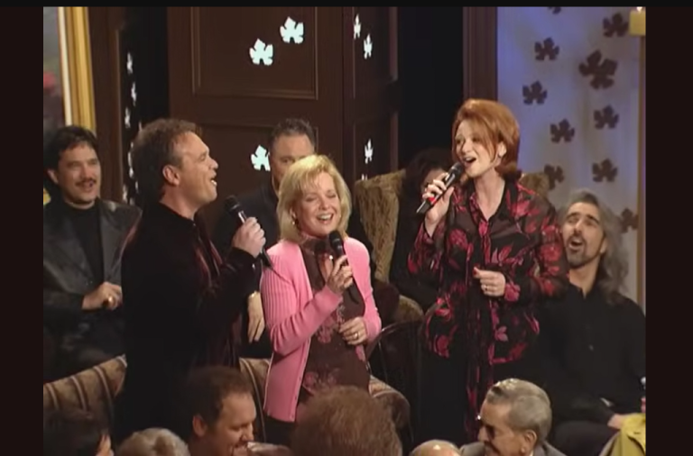 "Leaning On the Everlasting Arms" Gaither Homecoming Featuring Buddy ...